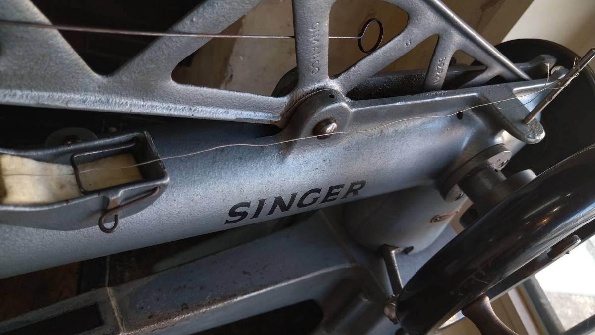 ビンテージ シンガー 八方ミシン ロングアーム 工業用ミシン SINGER 29k72 完全オーバーホール済みすいすい縫えてすぐにお使い ...