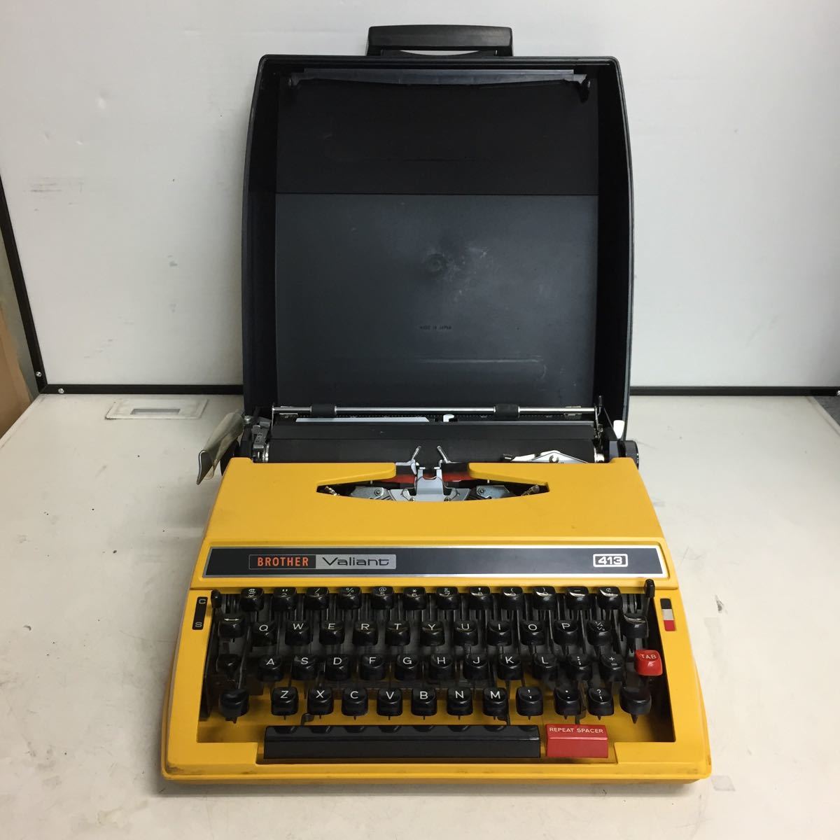 P231 BROTHER ブラザー タイプライター Valiant 413イエロー/ジャンク品(タイプライター)｜売買されたオークション情報 ...