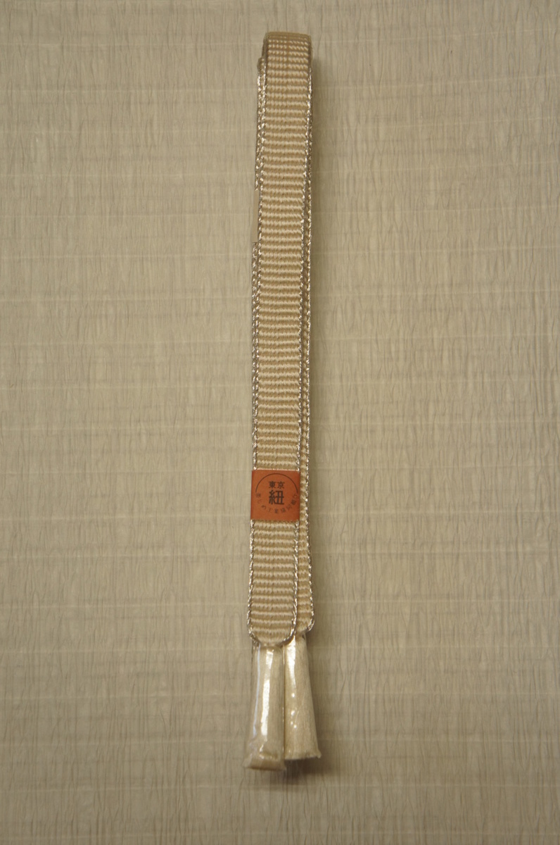 正絹白色地縁銀糸変り平組 帯締め E13333(帯締め)｜売買されたオークション情報、yahooの商品情報をアーカイブ公開 - オークファン ...