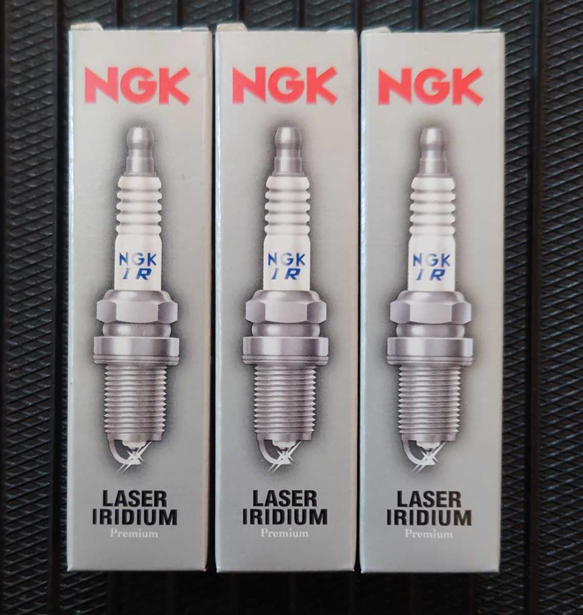 NGKスパークプラグ イリジウムプラグ ILKR6F11 92600 3本セット ミライース ムーヴ タント ハイゼット ダイハツ(スパーク ...