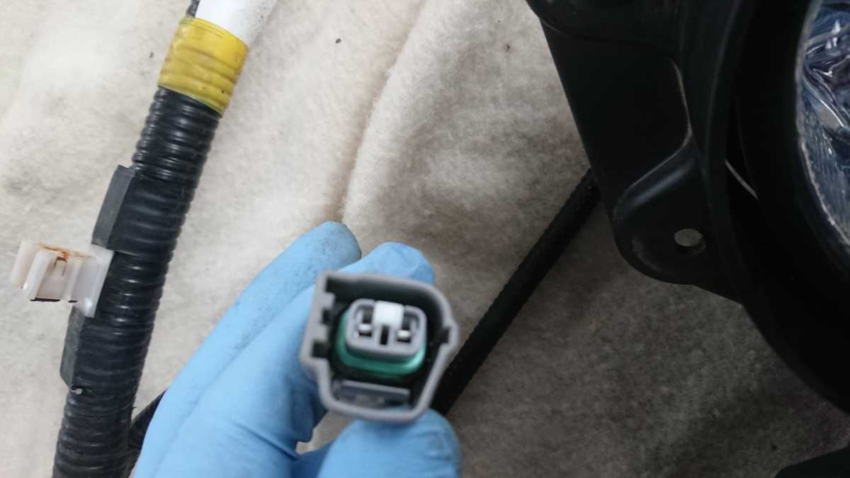 XZU700 710 720 ダイナ トヨエース デュトロ バンパーフォグランプセット(その他)｜売買されたオークション情報、yahooの商品情報をアーカイブ公開 - オークファン ...