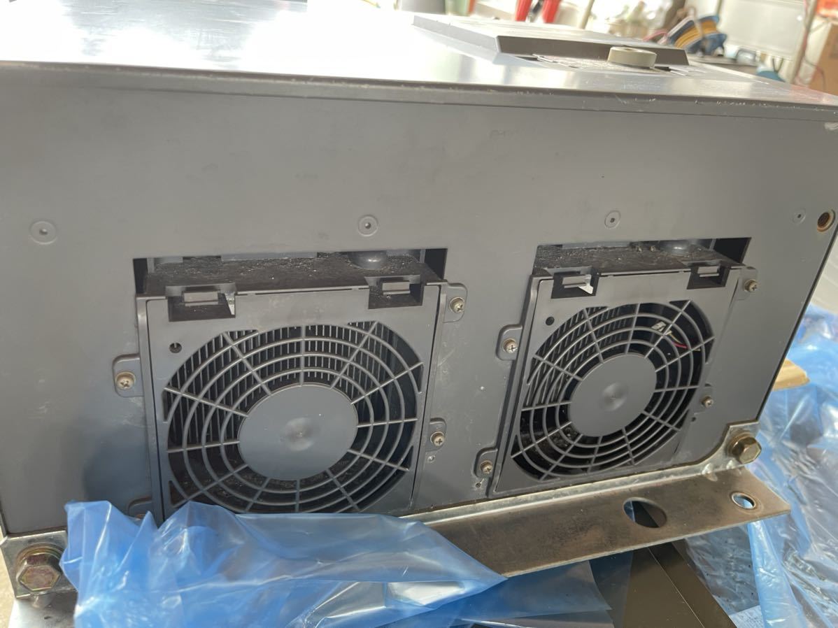 MITSUBISHI FREQROL-F700 FR-F720-55K 55kW. Input: 269A 3PH AC 200-240V 50/60Hz Out: 212A 3PH AC ...