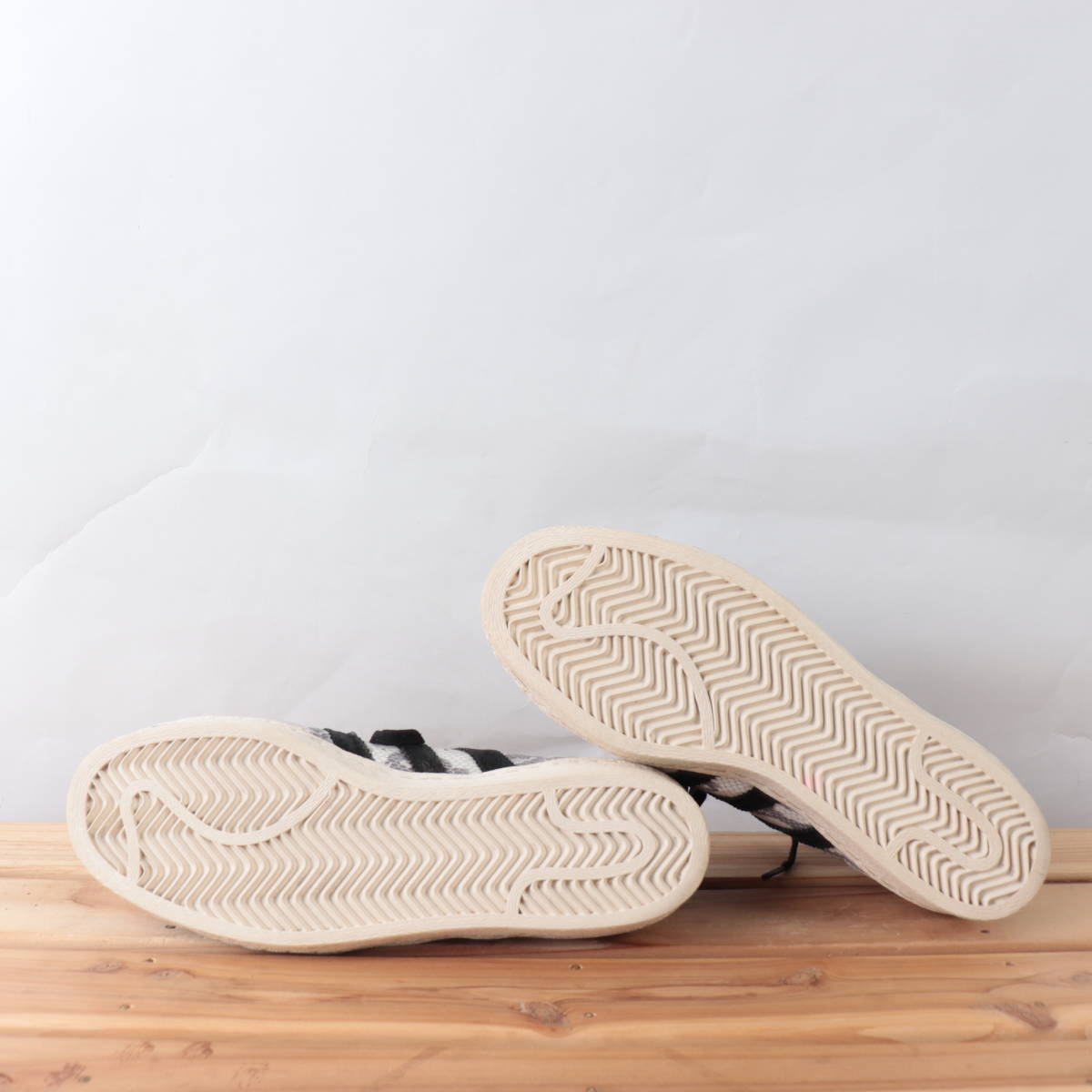 z8526 アディダス スーパースター80S US7 1/2 25.5cm/グレー 白 黒 スネーク柄 adidas SUPERSTAR80S ...