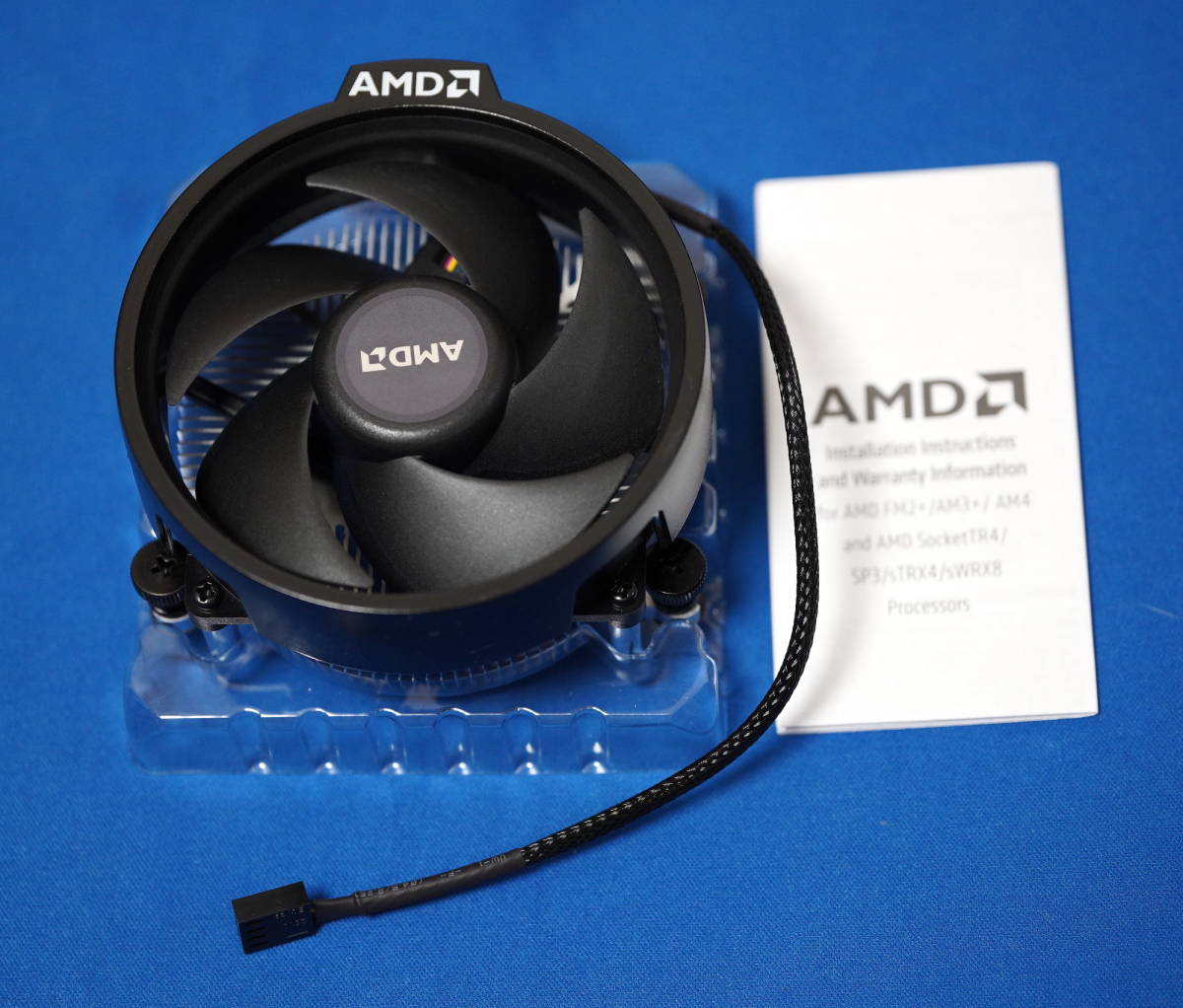 AMD Ryzen 5 5600G with Wraith Stealth cooler 3.9GHz 6コア / 12スレッド 70MB ...
