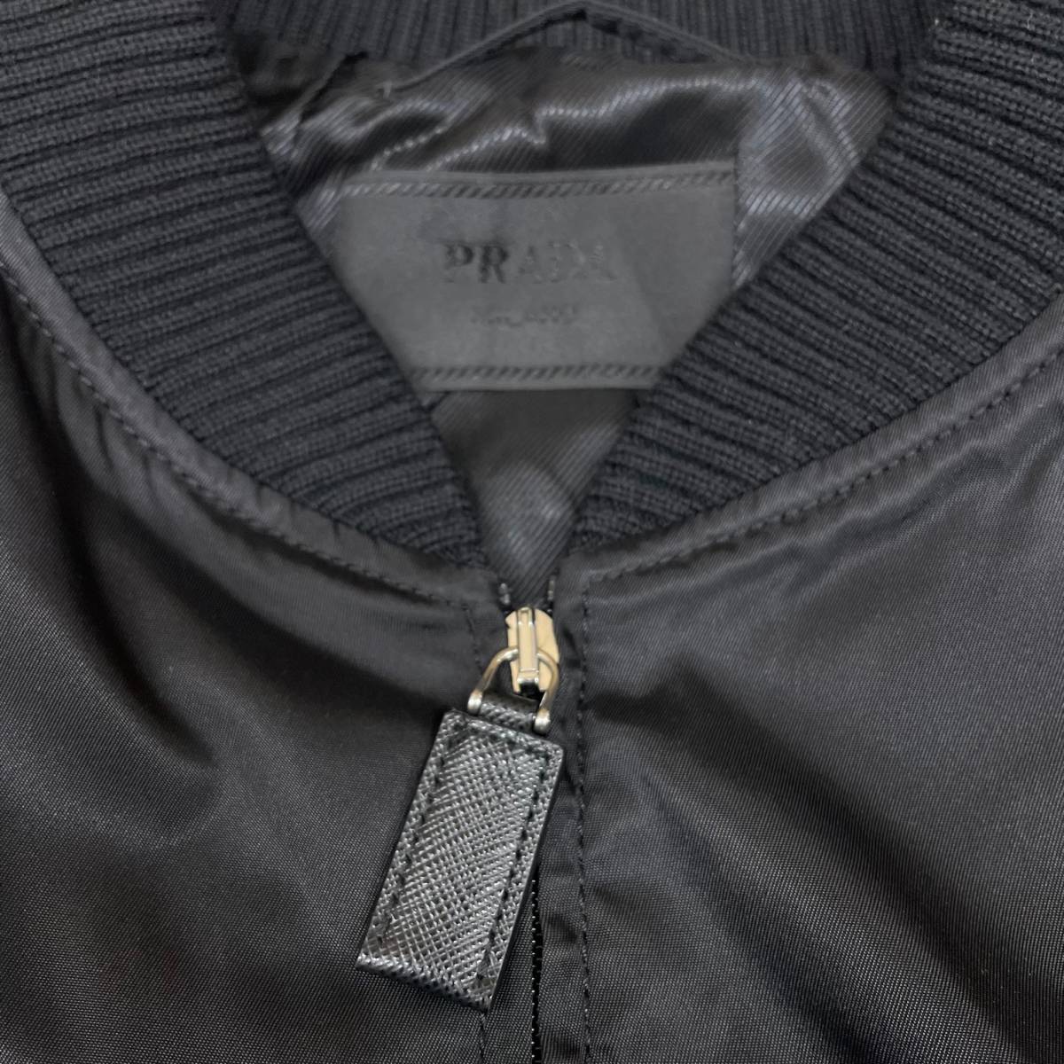 国内正規 PRADA ナイロン ボンバージャケット MA-1 ブルゾン プラダ 54(ジャンパー、ブルゾン)｜売買されたオークション情報、yahooの商品情報をアーカイブ公開 - オークファン ...