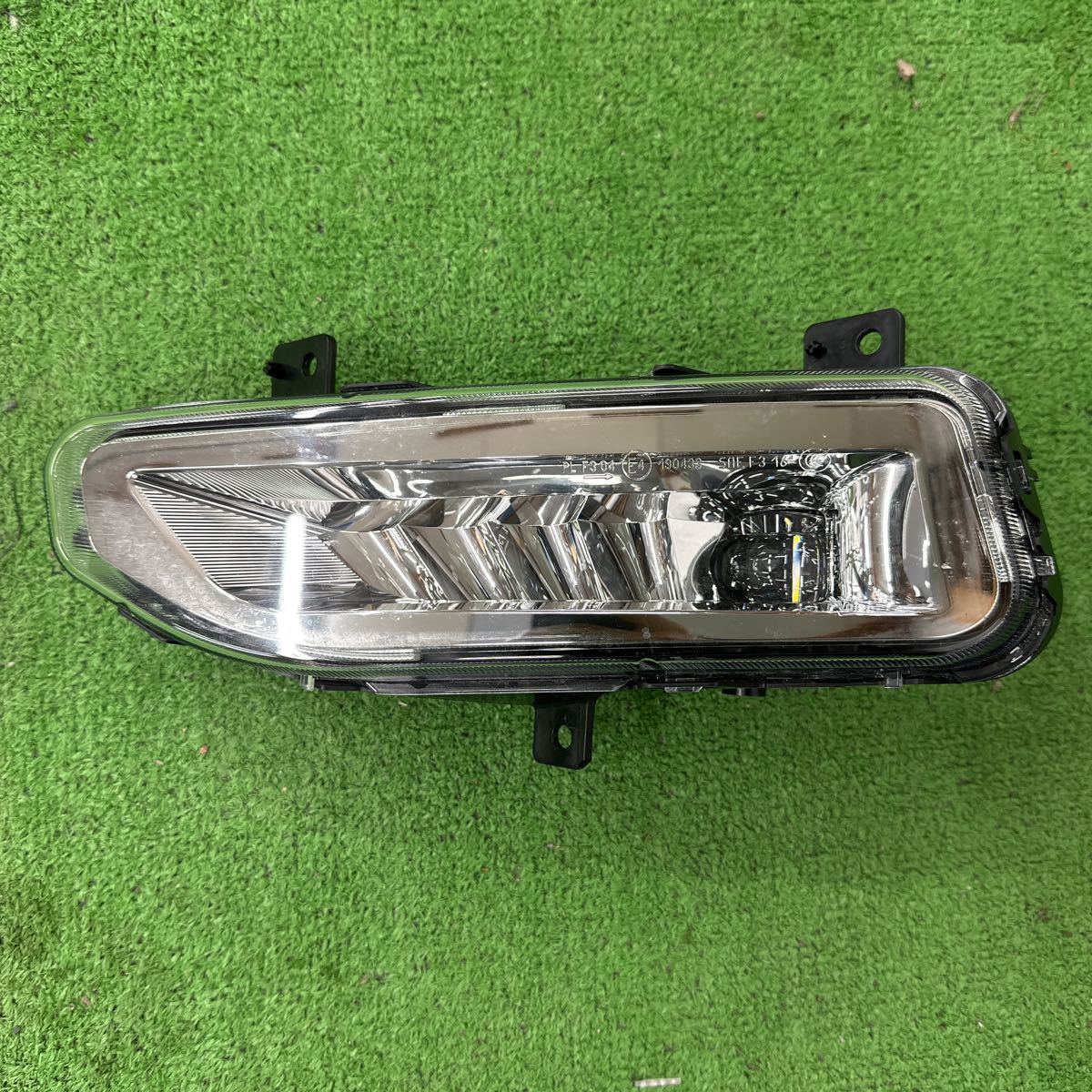 30 日産 セレナ C27 純正 左側 フォグランプ VALEO:26155 8996C(日産用)｜売買されたオークション情報、yahooの ...