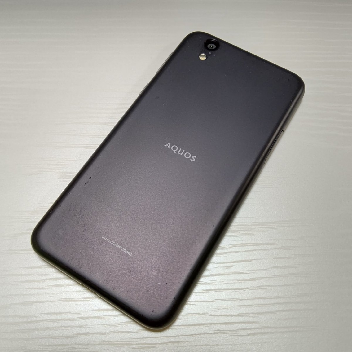 24898WM 完動品 SoftBank 702SH SHARP AQUOS sense basic ブラック SIMロック解除済 ...