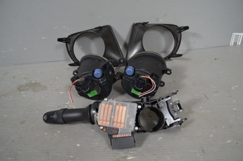 シエンタ 後期 NCP81 NCP80 純正 Valeo フォグラン 左右 ベゼル ライトスイッチ 右 左 81482-52180 81481 ...