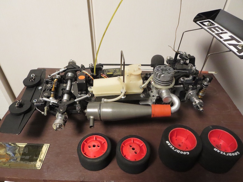 1/8 DELTA P4 DOUBLE EAGLE Piccoエンジン ELFIN Sportボディ付き カーボン1ピースシャーシ(完成品 ...