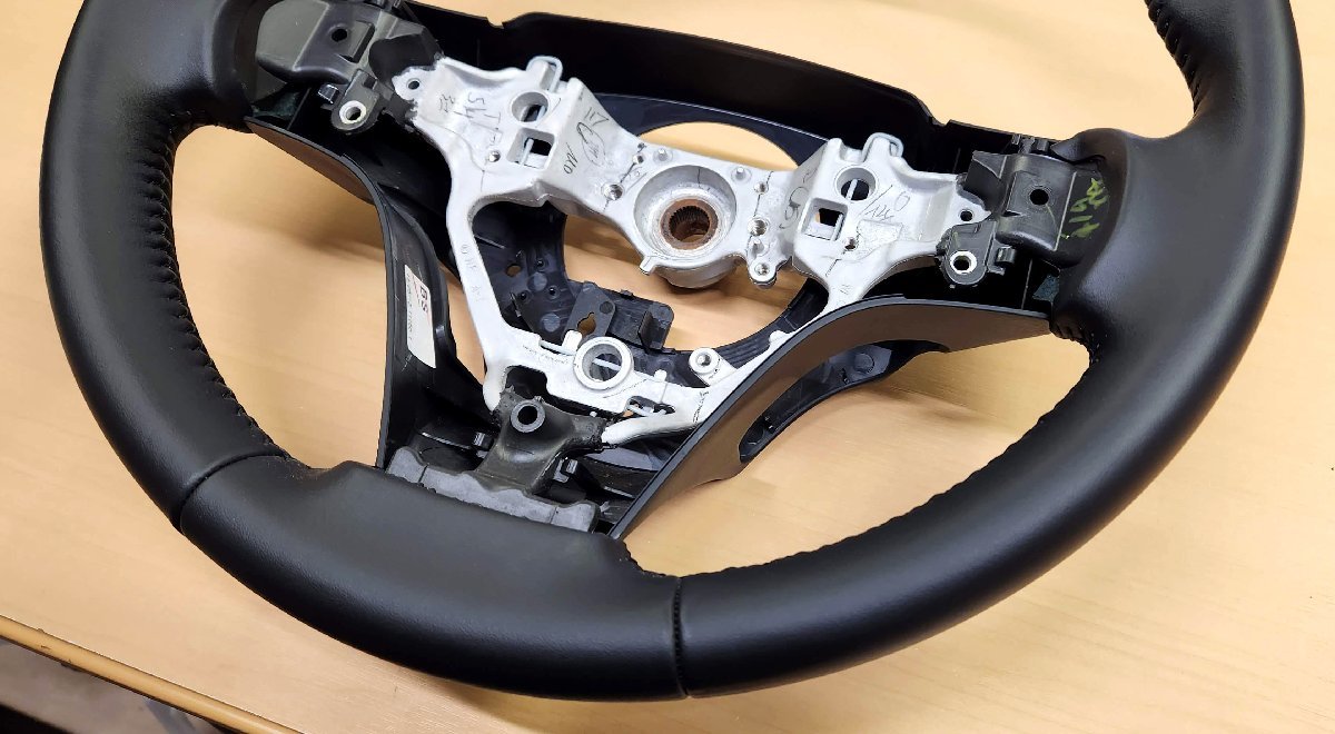 新車外し トヨタ VOXY NOAH 80系 ヴォクシー ノア 純正 本革 レザー ステアリング ハンドル GS120-05940(ステアリング、ハンドル本体)｜売買されたオークション情報 ...