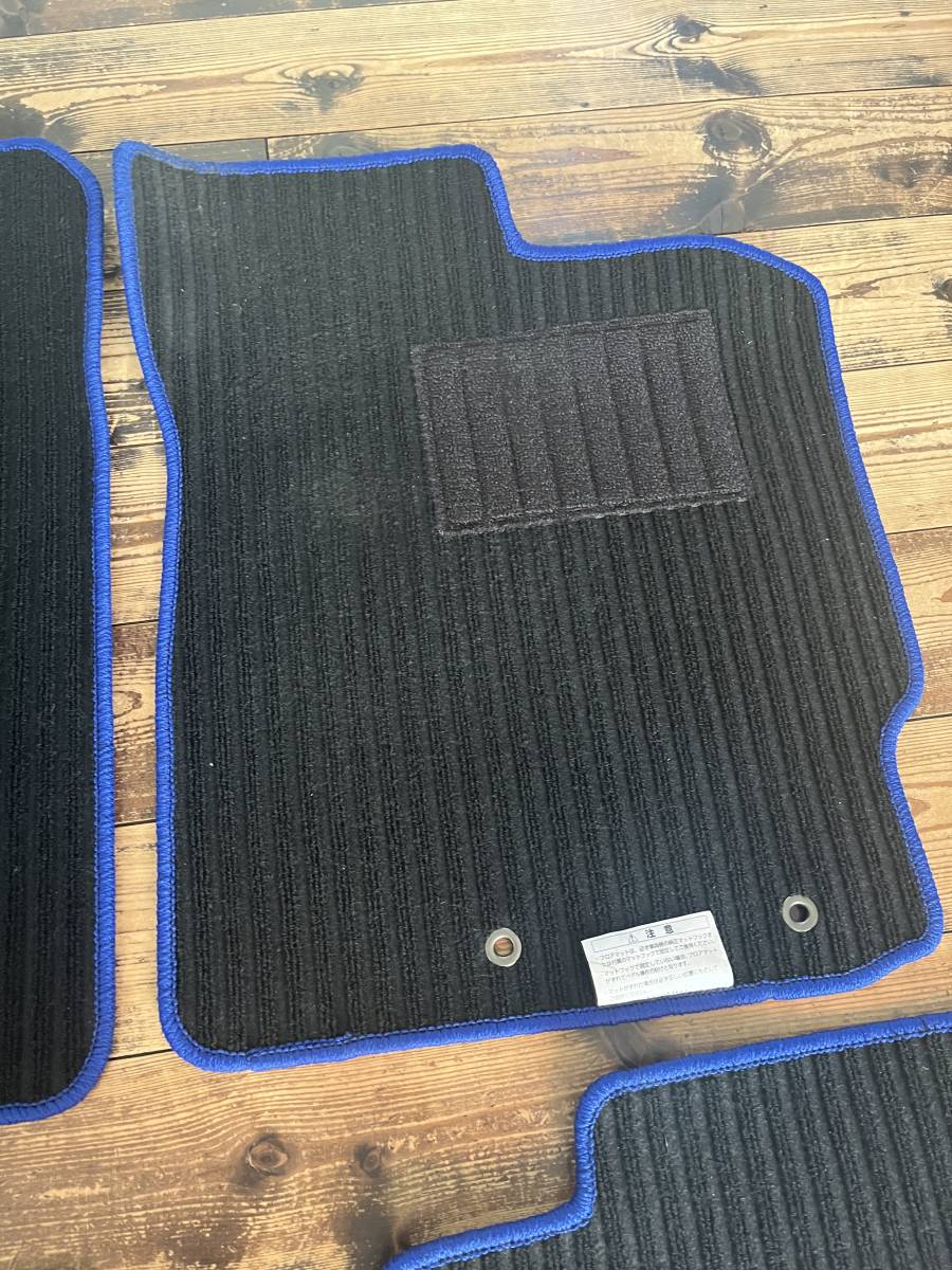 トヨタ ヴィッツ NCP91 フロアマット ポンフォーム(トヨタ用)｜売買されたオークション情報、yahooの商品情報をアーカイブ公開 ...