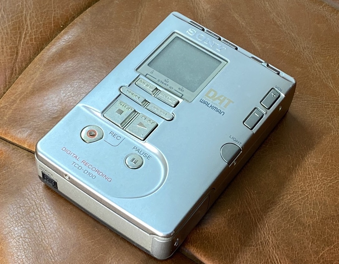 SONY WALKMAN DAT TCD-D100 ソニー ウォークマン 現状(録音、再生)｜売買されたオークション情報、yahooの商品情報 ...