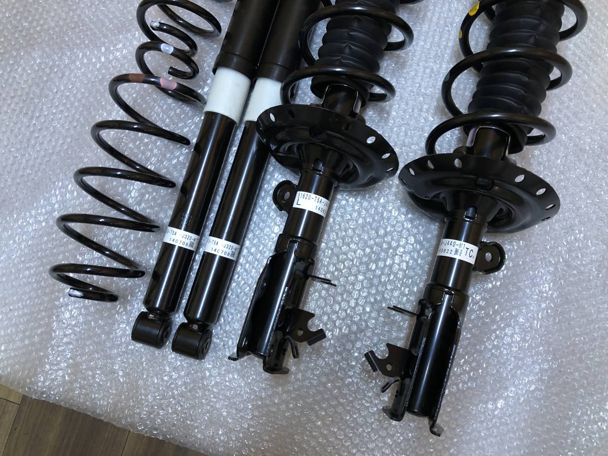 新車外し HONDA ホンダ GP5 FIt フィット ハイブリッド 純正 サスキット サスペンション ショックアブソーバー サス GK3 GK6 GK5 GP6(サスペンションキット（一式 ...