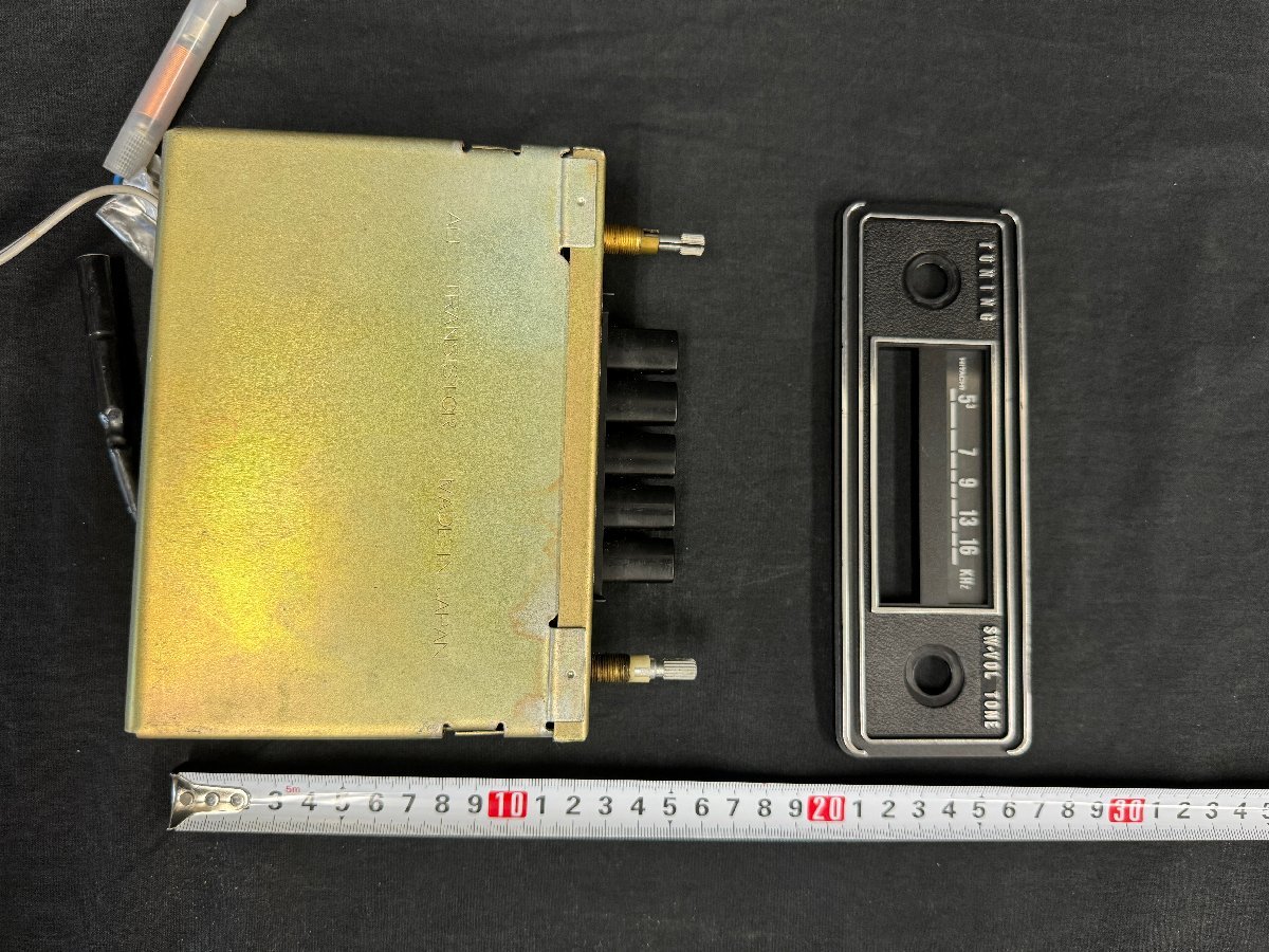 55―015 カーオーディオ HITACHI CAR RADIO MODEL TM-751GA ALL TRANSISTOR 通電確認済 ジャンク品 旧車 昭和レトロ 60(カーオーディオ ...