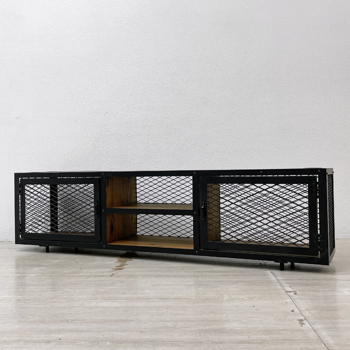 インダストリアルブランチ INDUSTRIAL BRANCH TVボード ROBUST GUY TV-021 AVボード 純国産檜無垢材 黒皮鉄 工業系 国産家具(～幅160cm)｜売買された ...
