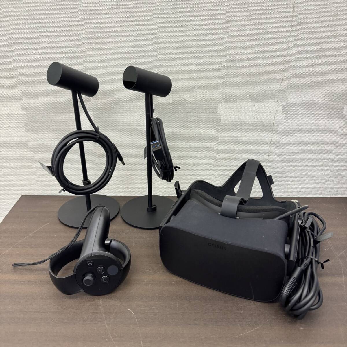 送料950円 ジャンク oculus Rift オキュラスリフト VR C4-A 3P-A センサー リモコン(テレビゲーム)｜売買された ...
