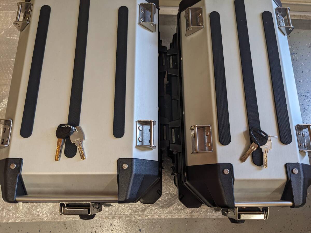 KTM POWER PARTS TREKKER CASE CARRIER 60612912044 GIVI PL7705CAM TREKKER ...