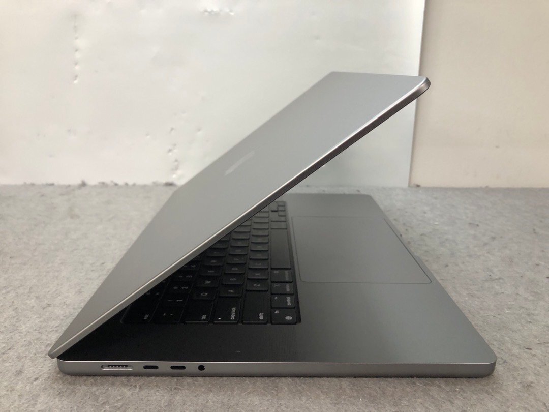 Apple MacBook Pro 16inch 2021 A2485 CPU Apple M1 Max メモリ64GB SSD1TB NVMe OS12 Mac 充電回数2回 に近い US ...