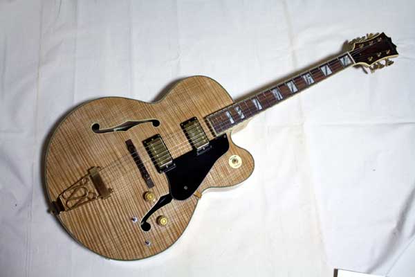 ARTISAN フルアコ EAG-202X/G エレアコ(その他)｜売買されたオークション情報、yahooの商品情報をアーカイブ公開 - オークファン（aucfan.com）