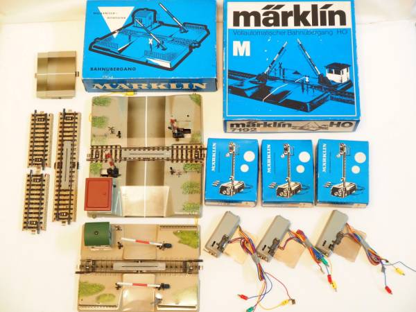 MARKLIN メルクリン 7188 / 7192 / 7390 踏切 信号機セット(外国車輌)｜売買されたオークション情報、yahooの商品情報をアーカイブ公開 - オークファン ...