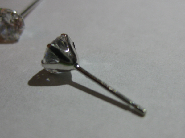 プラチナ900 0.82ct'最高級'ダイヤモンド'ピアス 片耳Pt(プラチナ台)｜売買されたオークション情報、yahooの商品情報をアーカイブ公開 - オークファン（aucfan.com）