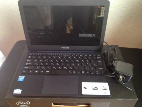ASUS EeeBook X205TA