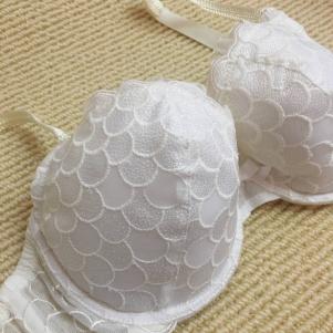 難あり ブラジャー E70 himico ホワイト×ラメホワイト(70)｜売買されたオークション情報、yahooの商品情報をアーカイブ公開 - オークファン（aucfan.com）