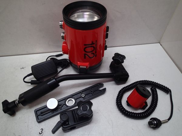 S142FA NIKON NIKONOS SPEEDLIGHT SB-102 SU-101 DVE DSA-0151F-05 ジャンク 消費税 ...