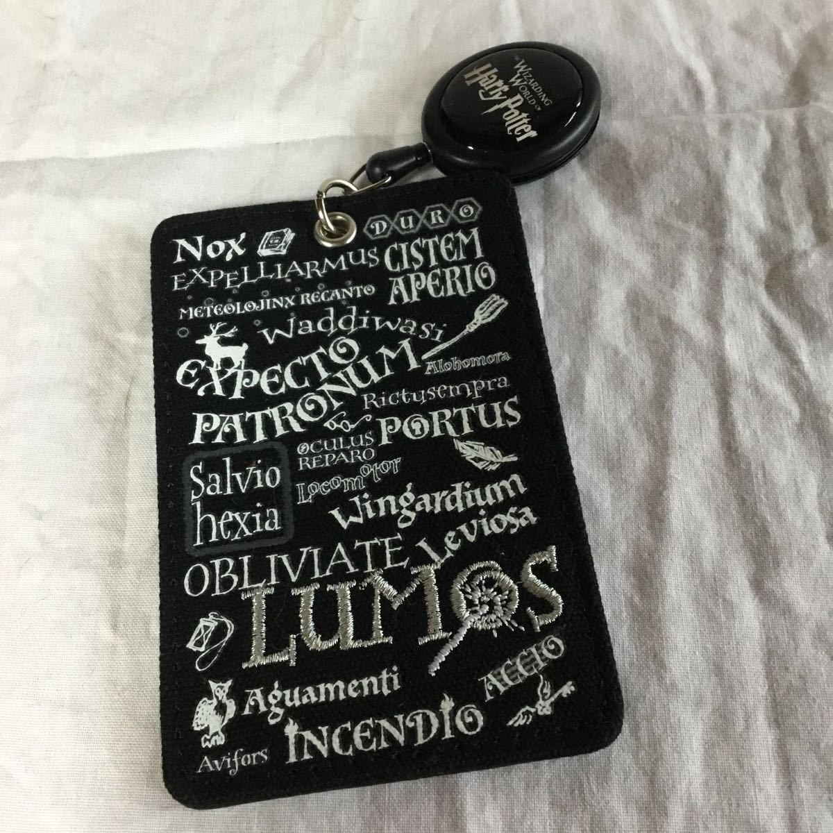 J20 送料185円可 USJ 限定 ハリーポッター チケットホルダー パスケース 1回使用 呪文プリント(その他)｜売買されたオークション情報、yahooの商品情報をアーカイブ公開 ...