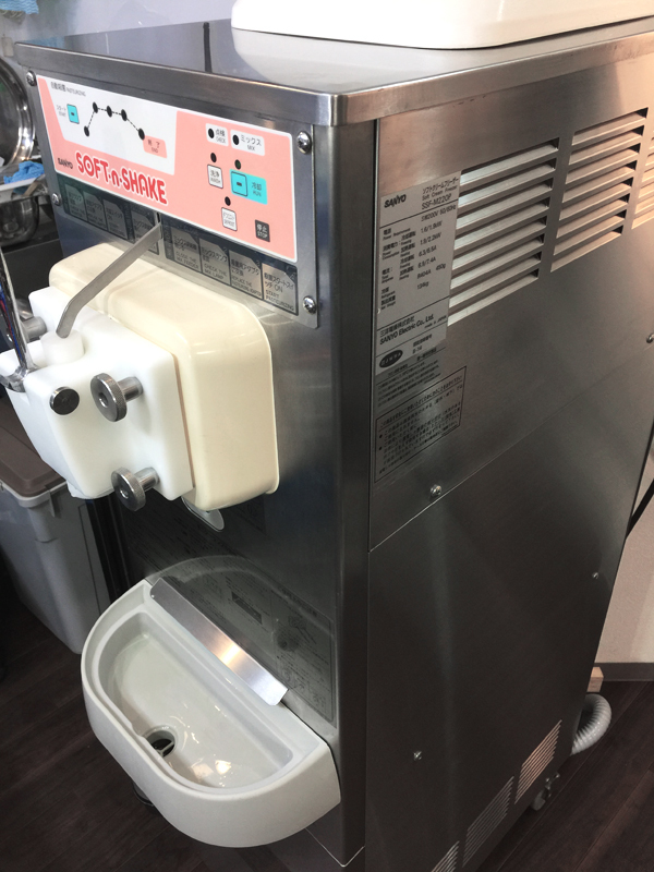 ⑤ サンヨー ソフトクリームフリーザー SSF-M220P SANYO サーバー ソフトサーバー マシン マシーン パナソニック(厨房機器 ...