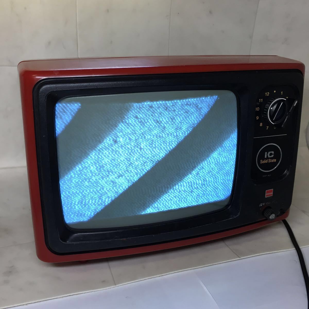 SHARP シャープ 昭和レトロ ブラウン管テレビ 10P-K1 白黒テレビ レア物(テレビ)｜売買されたオークション情報、yahooの商品情報をアーカイブ公開 - オークファン（aucfan ...