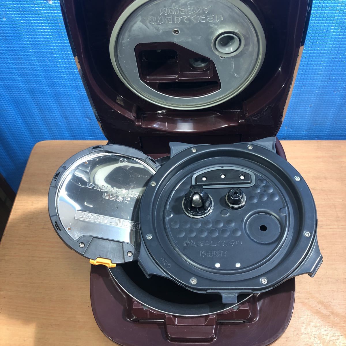 象印 圧力 IH 炊飯ジャー 鉄器コート豪熱羽釜 NW-JS10 5.5合炊き 17年製 182(圧力IH)｜売買されたオークション情報、yahooの商品情報をアーカイブ公開 - オークファン ...