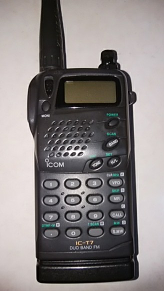 ICOM アイコム IC-T7 ハンディー無線機 144/430 MHz ジャンク(ハンディ)｜売買されたオークション情報、yahooの商品情報をアーカイブ公開 - オークファン（aucfan ...