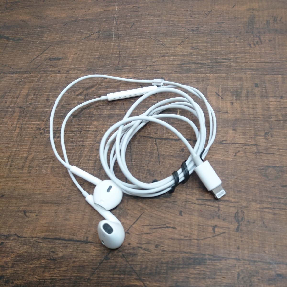 Apple アップル 純正 iPhone7/8/X/XS/XR イヤホン ライトニング端子 EarPods with Lightning ...