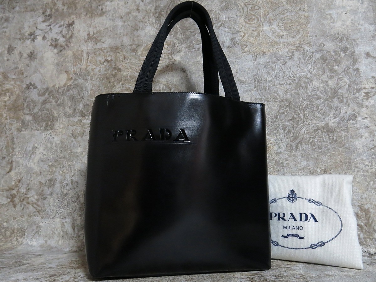 超 PRADA プラダ メンズ ロゴ 型抜き カーフ レザー 本革 トート バッグ 黒 ブラック イタリア製 B5 収納 かばん(トートバッグ)｜売買されたオークション情報、yahooの商品 ...