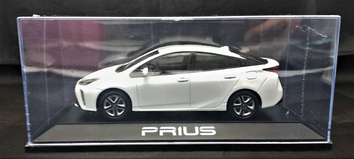 トヨタ プリウス ダイキャスト ミニカー 1/30 スケール プラケース 非売品 ホワイトパール / TOTOYA PRIUS(乗用車)｜売買されたオークション情報、yahooの商品情報を ...