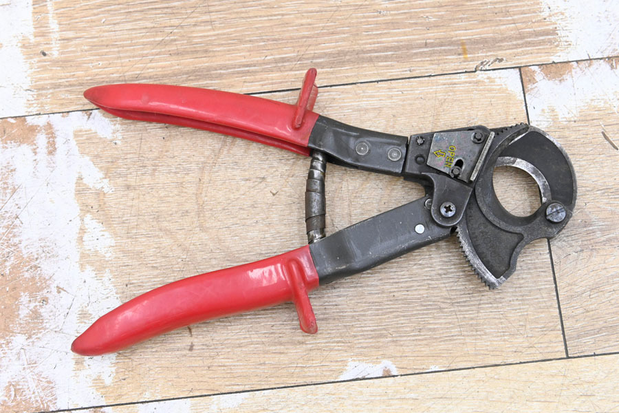 W243 CACTUS カクタス ケーブルカッター 電線 32mm対応(ケーブルカッター)｜売買されたオークション情報、yahooの商品情報を ...