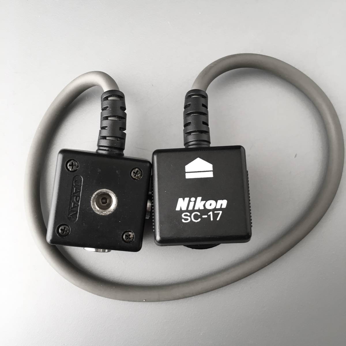 稀少 Nikon TTL調光コード SC-17 ニコン純正プロブラケット用 ストレートコード L=330mm 良品(ニコン用)｜売買された ...
