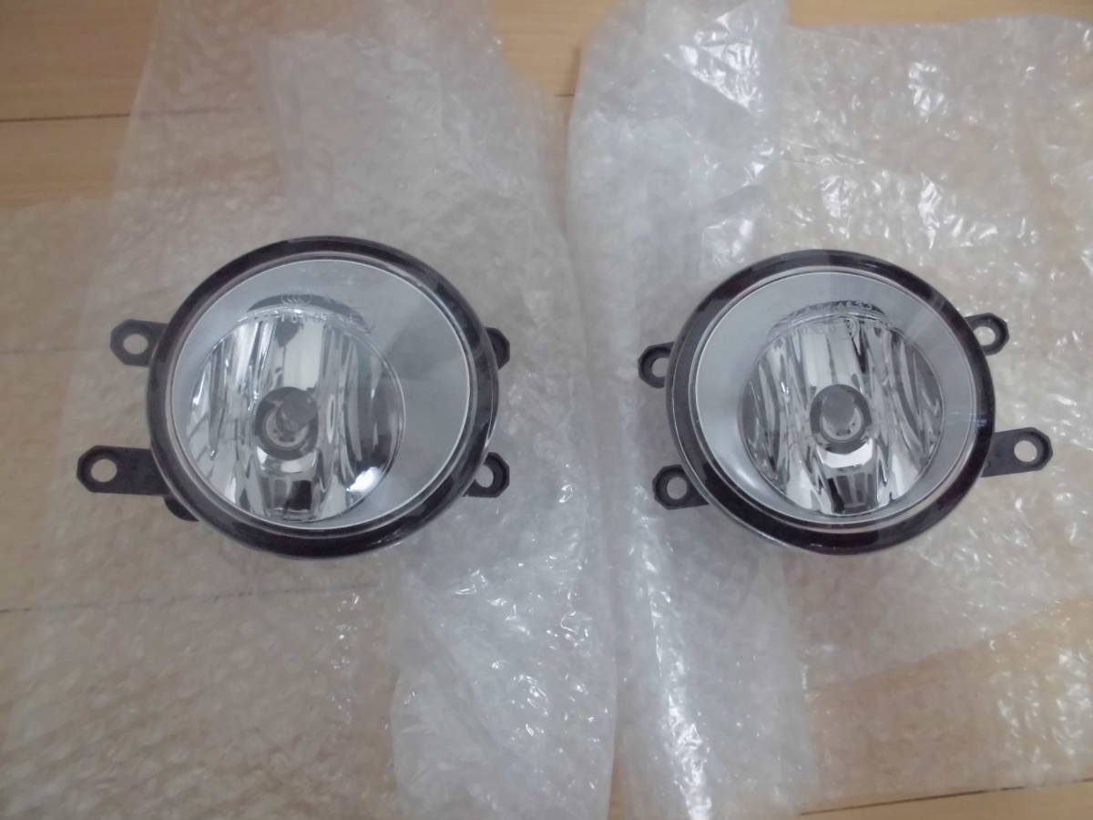 Valeo トヨタ 純正フォグランプ 左右セット 81210-0D042 81220-0D042 ガラス製 プリウス 30 前期等(トヨタ用 ...