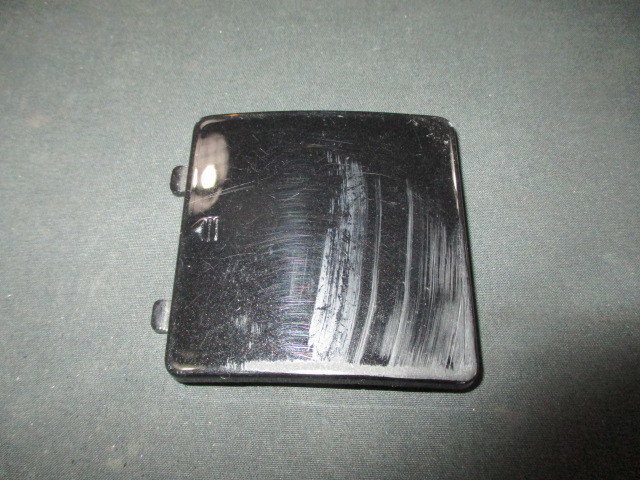 ベンツ W219 フロント バンパー 牽引 フック カバー 2198850026 トーイング トゥ プラグ アイ 蓋 CLS AMG 定形外 ...