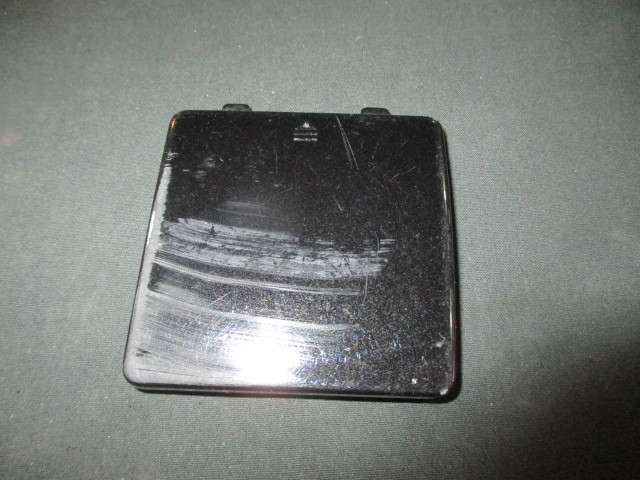 ベンツ W219 フロント バンパー 牽引 フック カバー 2198850026 トーイング トゥ プラグ アイ 蓋 CLS AMG 定形外 ...