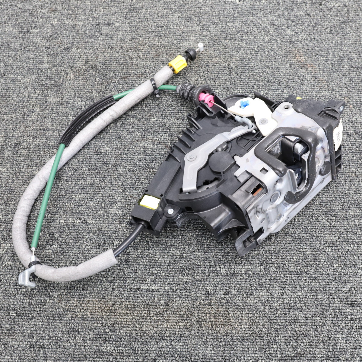 M-18 ベンツ W213 E53 AMG ドアロック ラッチ 右フロント A0997206601 W222 検:E200 E300 E63 ...