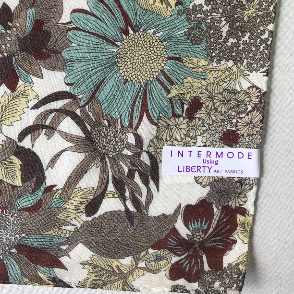 インターモード リバティ 花柄 大判 ハンカチ 57㎝ ひざ掛け スカーフにも 正規品 ファブリック intermode Liberty art fabrics(女性用)｜売買された ...