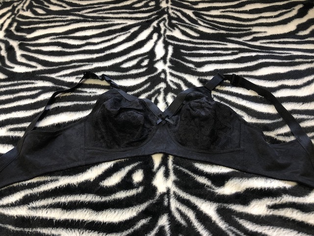 シャルレ ロングセラーブラジャー B80 ブラック FA023 高級下着 激安 黒(80以上)｜売買されたオークション情報、yahooの商品情報をアーカイブ公開 - オークファン（aucfan ...