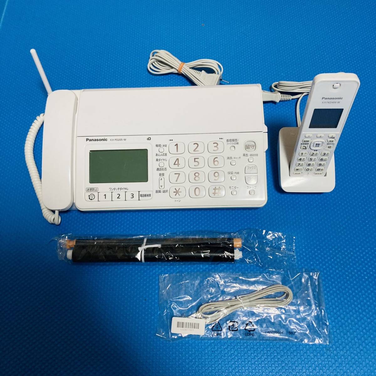 売切 使用少ない極上 み Panasonic パナソニック ファクス KX-PD205 ホワイト 子機1台 電話線ケーブル付き(ファクシミリ ...