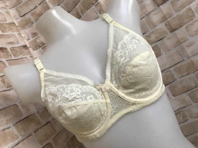 Z10007 CHARLE シャルレ FA131 補正 キナリ C75(Cカップ)｜売買されたオークション情報、yahooの商品情報をアーカイブ公開 - オークファン（aucfan.com）