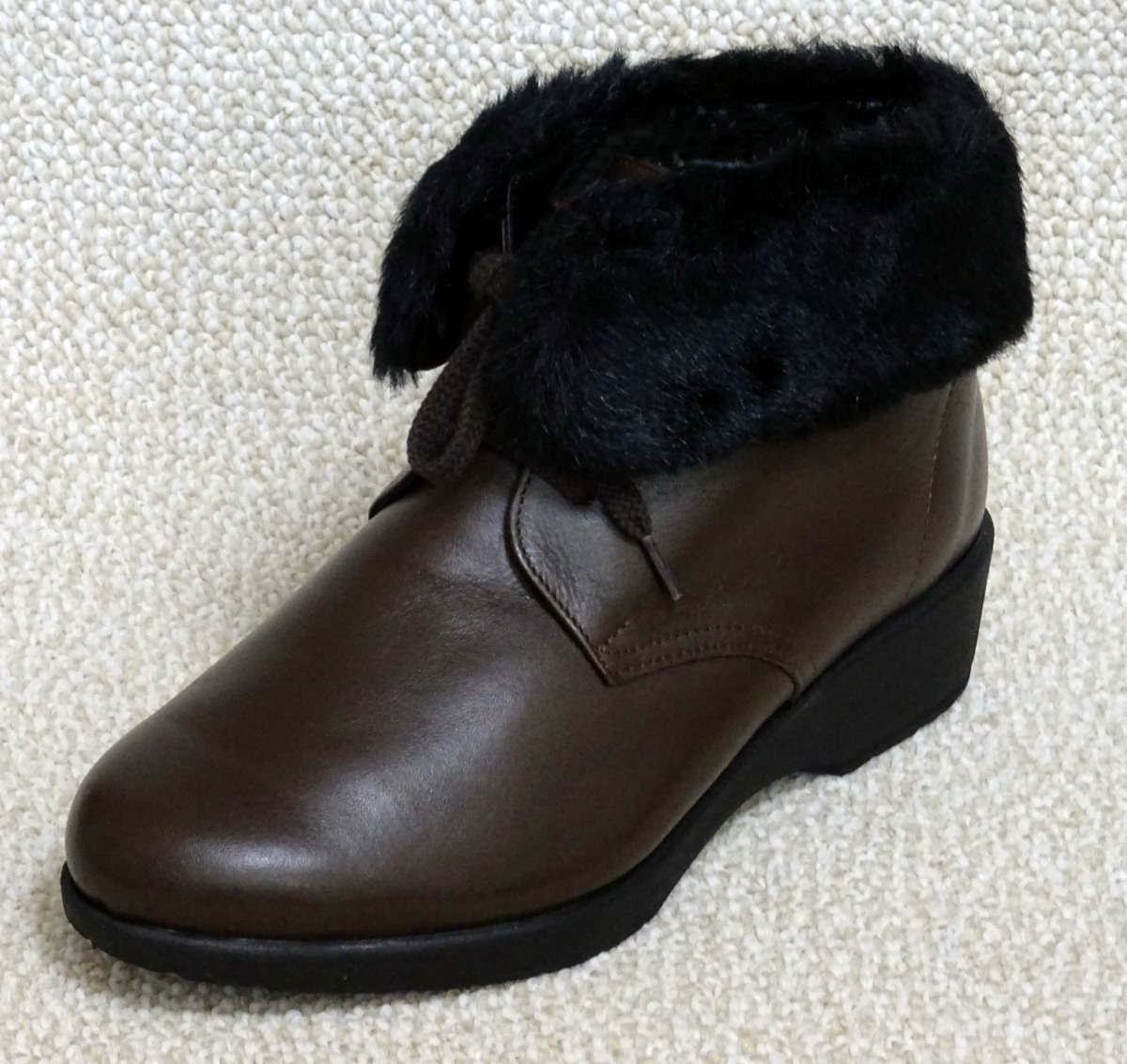 2212 牛革4Eボア付きブーツ ブラウン 23.5cm(23.5cm)｜売買されたオークション情報、yahooの商品情報をアーカイブ公開 - オークファン（aucfan.com）