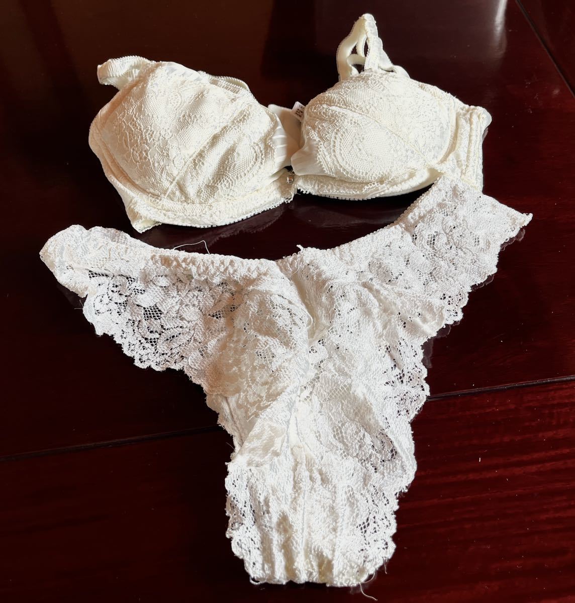 整理品 tutu anna ブラジャーセット ホワイト E65 Tバック レース(セット)｜売買されたオークション情報、yahooの商品情報をアーカイブ公開 - オークファン（aucfan.com）