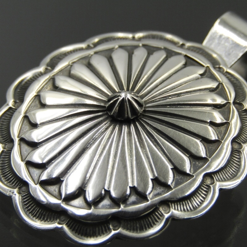 Andy Cadman ナバホ族 ペンダント サンバースト アンディキャドマン シルバー スタンプ 80002124(シルバー)｜売買された ...