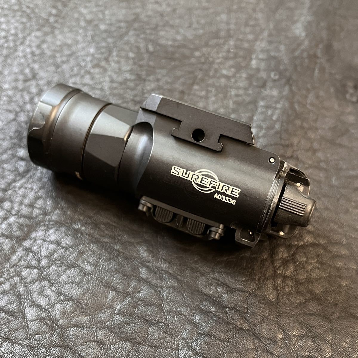 実物 セット販売 SUREFIRE シュアファイア XH35 ウェポンライト ＆ ホルスター MASTERFIRE Holster マスター ...
